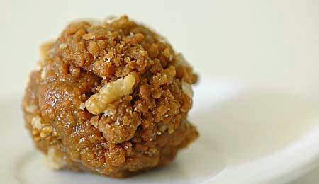 Walnut Halwa (Akhrot ka halwa) Recipe | Blaze Minds | Recipes, Health ...