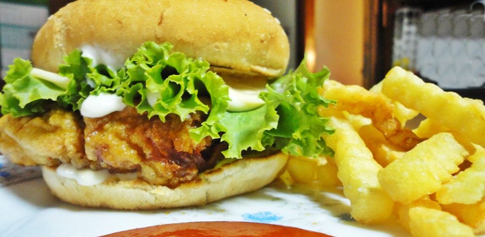 How To Make Chicken Zinger Burger with Home Made Crispy French Fries ...